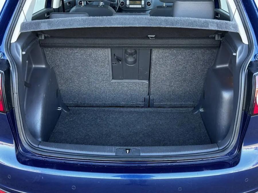 Blue Volkswagen Golf Plus 2007 in Riga, with an engine capacity of 1.90 L and mileage of 270 thousand km for 3200 €, photo 21 on AUTOMOTO.COM.LV