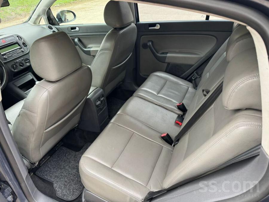 Zils Volkswagen Golf Plus 2007 Rīga, ar dzinēja tilpumu 1.90 L un nobraukumu 0 tūkst. km par 3500 €, foto 23 vietnē AUTOMOTO.COM.LV