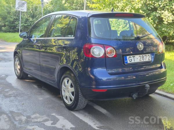 Blue Volkswagen Golf Plus 2007 in Riga, with an engine capacity of 1.60 L and mileage of 150 thousand km for 1400 €, photo 3 on AUTOMOTO.COM.LV