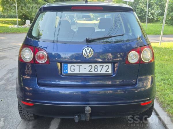 Blue Volkswagen Golf Plus 2007 in Riga, with an engine capacity of 1.60 L and mileage of 150 thousand km for 1400 €, photo 4 on AUTOMOTO.COM.LV