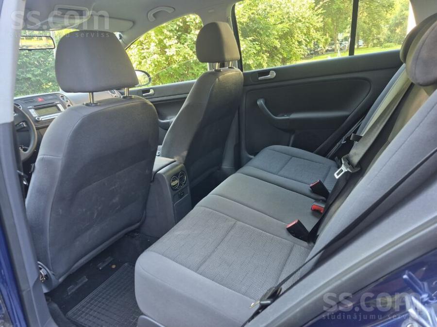 Zils Volkswagen Golf Plus 2007 Rīga, ar dzinēja tilpumu 1.60 L un nobraukumu 150 tūkst. km par 1400 €, foto 13 vietnē AUTOMOTO.COM.LV