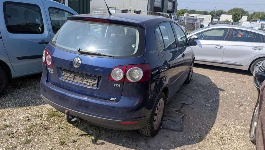 Zils Volkswagen Golf Plus 2007 Kauņa, ar dzinēja tilpumu 1.90 L un nobraukumu 300 tūkst. km par 1950 €, foto 3 vietnē AUTOMOTO.COM.LV