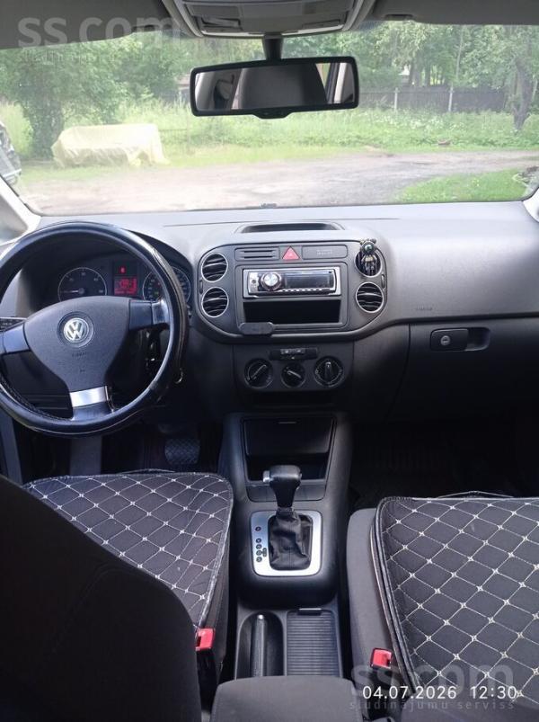 Blue Volkswagen Golf Plus 2007 in Riga, with an engine capacity of 1.90 L and mileage of 279 thousand km for 2200 €, photo 5 on AUTOMOTO.COM.LV