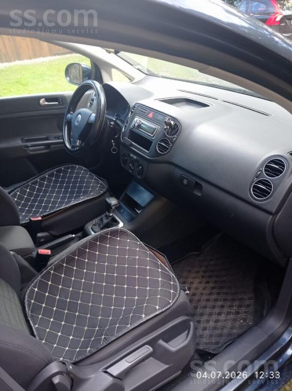 Blue Volkswagen Golf Plus 2007 in Riga, with an engine capacity of 1.90 L and mileage of 279 thousand km for 2200 €, photo 9 on AUTOMOTO.COM.LV