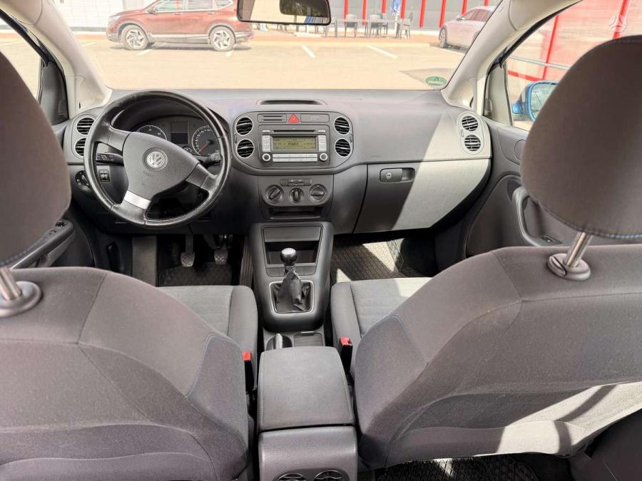 Zils Volkswagen Golf Plus 2007 Viļņa, ar dzinēja tilpumu 1.90 L un nobraukumu 327 tūkst. km par 2500 €, foto 9 vietnē AUTOMOTO.COM.LV