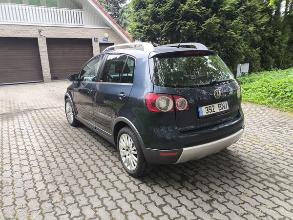 Zils Volkswagen Golf Plus 2007 Tallina, ar dzinēja tilpumu 0.00 L un nobraukumu 239 tūkst. km par 2600 €, foto 4 vietnē AUTOMOTO.COM.LV