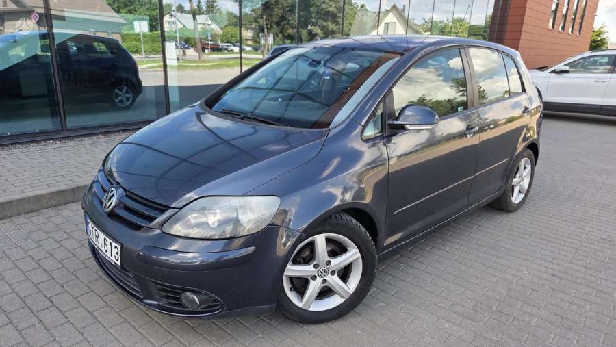 Blue Volkswagen Golf Plus 2007 in Utena, with an engine capacity of 1.97 L and mileage of 184 thousand km for 2150 €, photo 3 on AUTOMOTO.COM.LV
