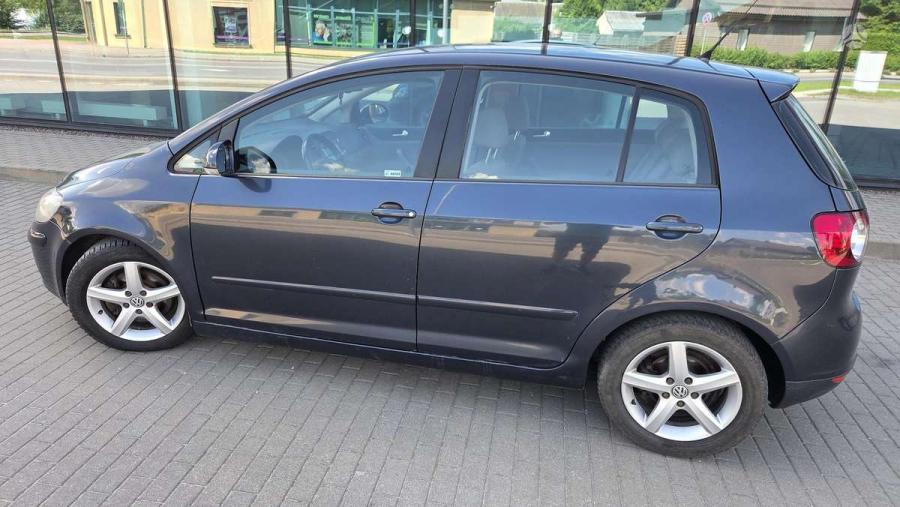 Blue Volkswagen Golf Plus 2007 in Utena, with an engine capacity of 1.97 L and mileage of 184 thousand km for 2150 €, photo 6 on AUTOMOTO.COM.LV