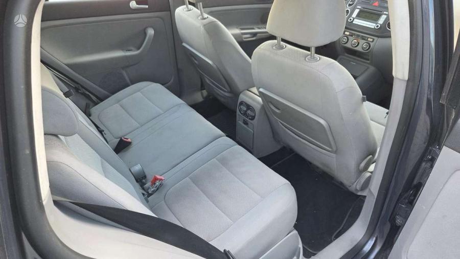 Blue Volkswagen Golf Plus 2007 in Utena, with an engine capacity of 1.97 L and mileage of 184 thousand km for 2150 €, photo 12 on AUTOMOTO.COM.LV