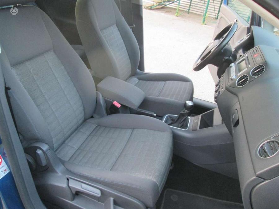 Blue Volkswagen Golf Plus 2007 in Kelme, with an engine capacity of 1.40 L and mileage of 150 thousand km for 2450 €, photo 11 on AUTOMOTO.COM.LV