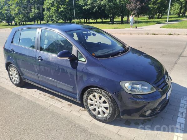 Blue Volkswagen Golf Plus 2007 in Riga, with an engine capacity of 2.00 L and mileage of 319 thousand km for 1100 €, photo 1 on AUTOMOTO.COM.LV