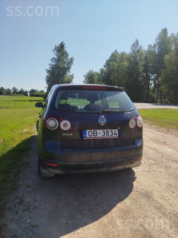 Blue Volkswagen Golf Plus 2007 in Liepaja, with an engine capacity of 1.90 L and mileage of 422 thousand km for 1200 €, photo 3 on AUTOMOTO.COM.LV