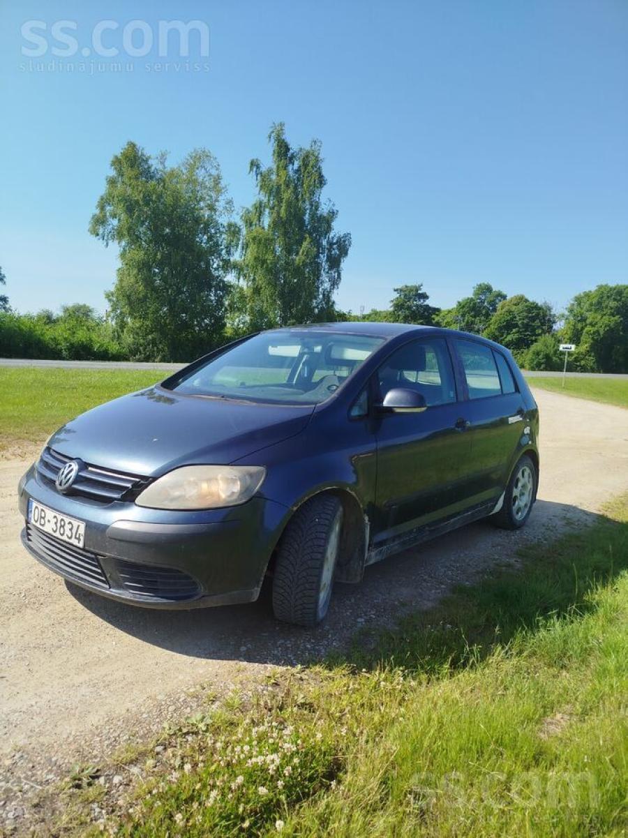 Zils Volkswagen Golf Plus 2007 Liepāja, ar dzinēja tilpumu 1.90 L un nobraukumu 422 tūkst. km par 1200 €, foto 6 vietnē AUTOMOTO.COM.LV