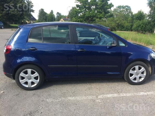 Blue Volkswagen Golf Plus 2007 in Kuldiga, with an engine capacity of 1.60 L and mileage of 290 thousand km for 2500 €, photo 3 on AUTOMOTO.COM.LV