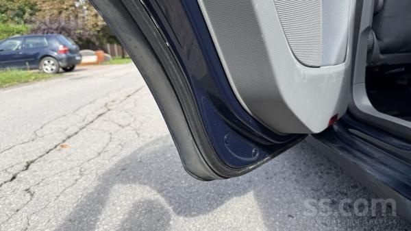 Zils Volkswagen Golf Plus 2007 Rīga, ar dzinēja tilpumu 2.00 L un nobraukumu 320 tūkst. km par 1550 €, foto 7 vietnē AUTOMOTO.COM.LV