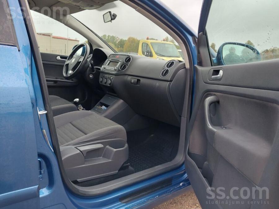 Blue Volkswagen Golf Plus 2007 in Rezekne, with an engine capacity of 1.90 L and mileage of 0 thousand km for 2450 €, photo 10 on AUTOMOTO.COM.LV