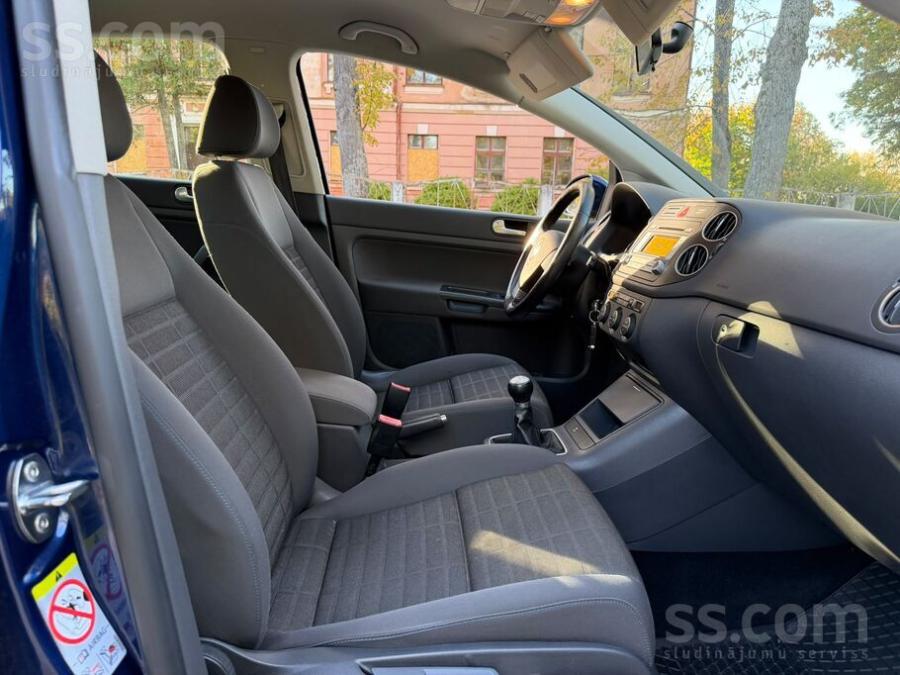 Blue Volkswagen Golf Plus 2007 in Daugavpils, with an engine capacity of 1.90 L and mileage of 200 thousand km for 3150 €, photo 14 on AUTOMOTO.COM.LV