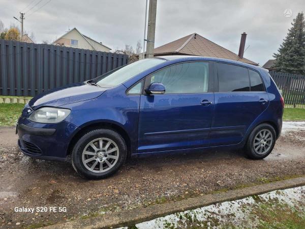Blue Volkswagen Golf Plus 2008 in Vilkaviskis, with an engine capacity of 2.00 L and mileage of 338 thousand km for 1380 €, photo 1 on AUTOMOTO.COM.LV