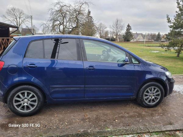 Blue Volkswagen Golf Plus 2008 in Vilkaviskis, with an engine capacity of 2.00 L and mileage of 338 thousand km for 1380 €, photo 2 on AUTOMOTO.COM.LV