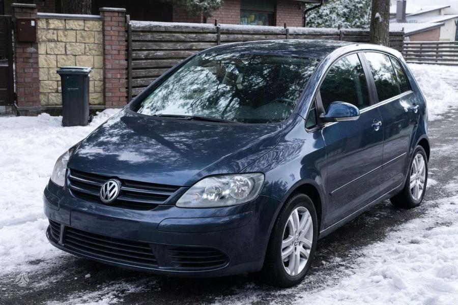 Blue Volkswagen Golf Plus 2008 in Vilnius, with an engine capacity of 1.90 L and mileage of 244 thousand km for 3700 €, photo 1 on AUTOMOTO.COM.LV
