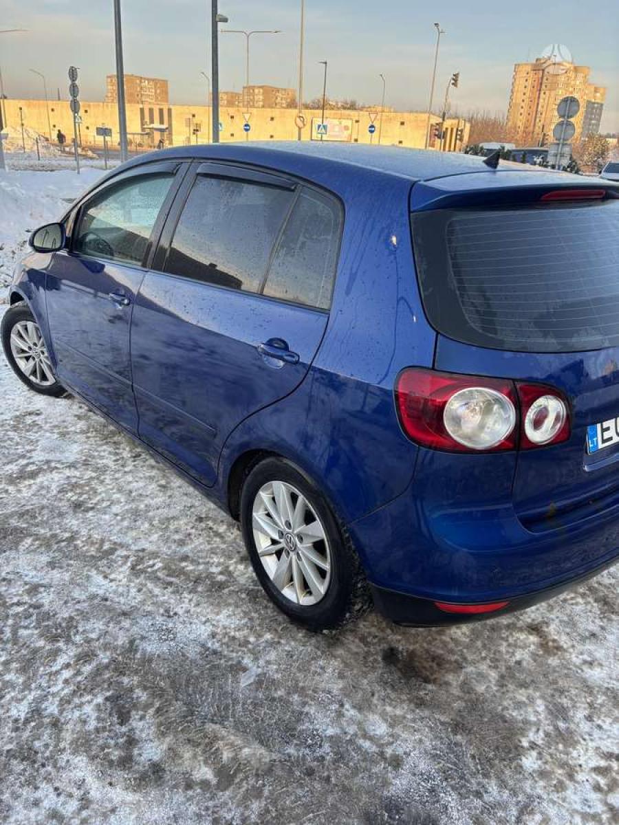 Blue Volkswagen Golf Plus 2008 in Vilnius, with an engine capacity of 1.90 L and mileage of 326 thousand km for 1150 €, photo 5 on AUTOMOTO.COM.LV