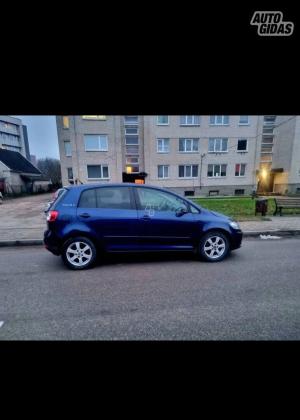Blue Volkswagen Golf Plus 2008 in Silute, with an engine capacity of 1.90 L and mileage of 326 thousand km for 2050 €, photo 4 on AUTOMOTO.COM.LV
