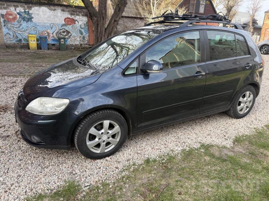 Zils Volkswagen Golf Plus 2008 Liepāja, ar dzinēja tilpumu 1.40 L un nobraukumu 156 tūkst. km par 2900 €, foto 4 vietnē AUTOMOTO.COM.LV