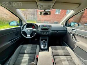 Zils Volkswagen Golf Plus 2008 Liepāja, ar dzinēja tilpumu 1.40 L un nobraukumu 156 tūkst. km par 2900 €, foto 6 vietnē AUTOMOTO.COM.LV