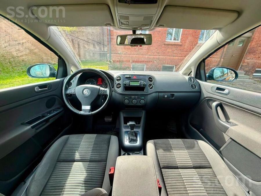 Zils Volkswagen Golf Plus 2008 Liepāja, ar dzinēja tilpumu 1.40 L un nobraukumu 156 tūkst. km par 2900 €, foto 6 vietnē AUTOMOTO.COM.LV