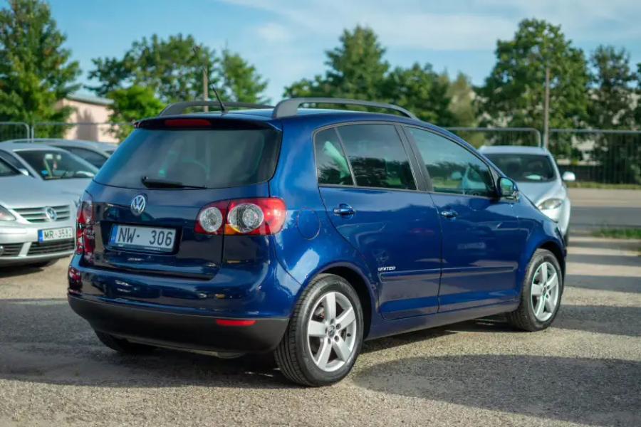 Blue Volkswagen Golf Plus 2008 in Liepaja, with an engine capacity of 1.40 L and mileage of 252 thousand km for 4500 €, photo 5 on AUTOMOTO.COM.LV