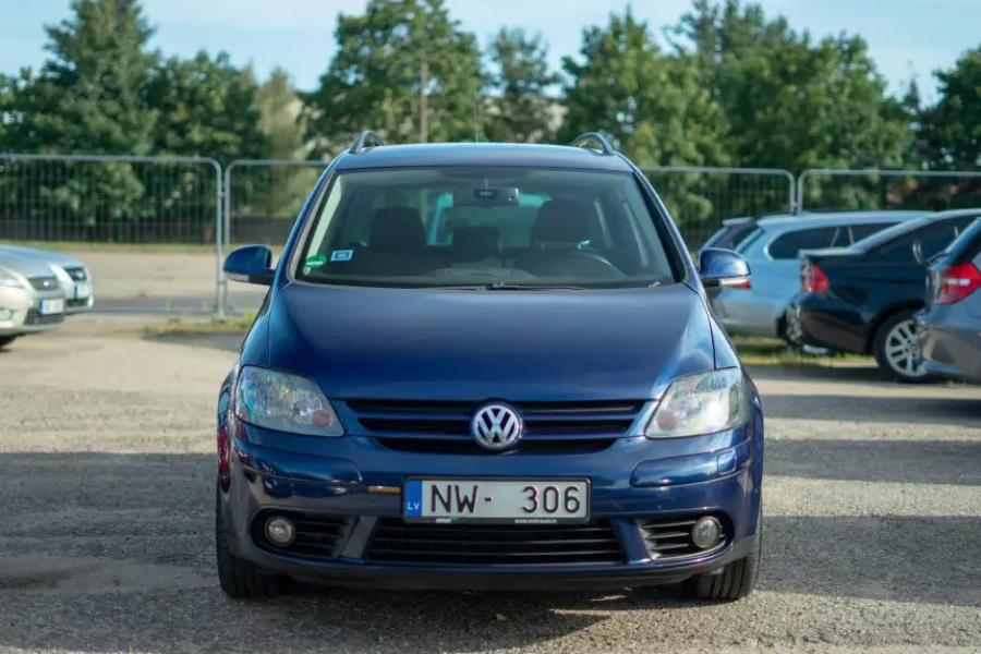 Blue Volkswagen Golf Plus 2008 in Liepaja, with an engine capacity of 1.40 L and mileage of 252 thousand km for 4500 €, photo 7 on AUTOMOTO.COM.LV