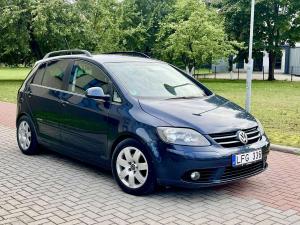 Blue Volkswagen Golf Plus 2008 in Silute, with an engine capacity of 1.90 L and mileage of 304 thousand km for 2150 €, photo 3 on AUTOMOTO.COM.LV