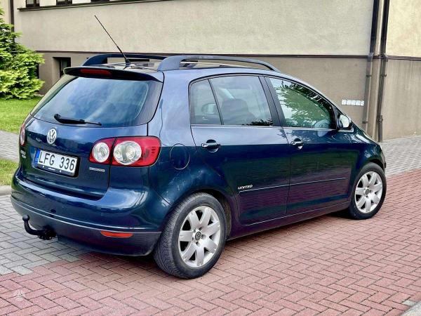 Blue Volkswagen Golf Plus 2008 in Silute, with an engine capacity of 1.90 L and mileage of 304 thousand km for 2150 €, photo 6 on AUTOMOTO.COM.LV