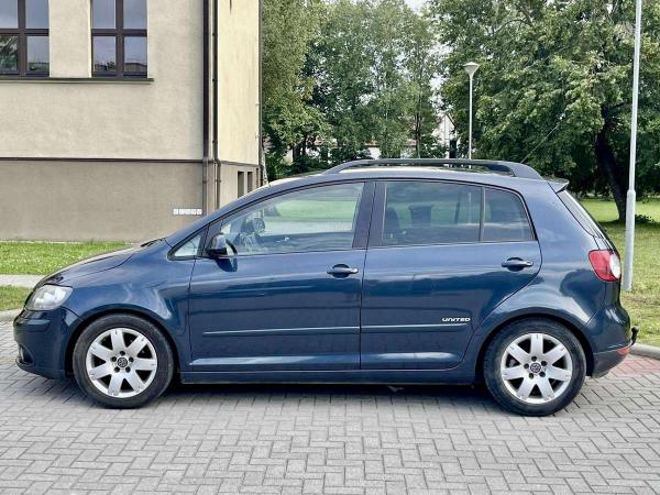 Blue Volkswagen Golf Plus 2008 in Silute, with an engine capacity of 1.90 L and mileage of 304 thousand km for 2150 €, photo 7 on AUTOMOTO.COM.LV