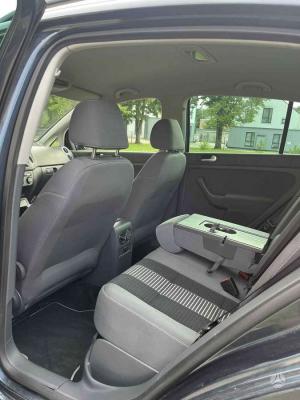 Blue Volkswagen Golf Plus 2008 in Silute, with an engine capacity of 1.90 L and mileage of 304 thousand km for 2150 €, photo 14 on AUTOMOTO.COM.LV