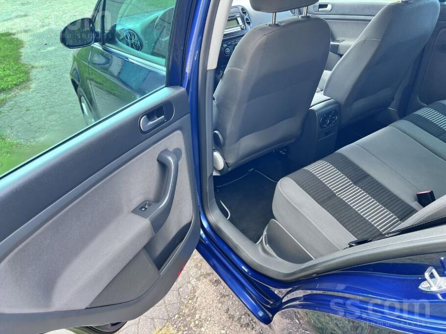 Zils Volkswagen Golf Plus 2008 Daugavpils, ar dzinēja tilpumu 1.90 L un nobraukumu 265 tūkst. km par 3249 €, foto 15 vietnē AUTOMOTO.COM.LV