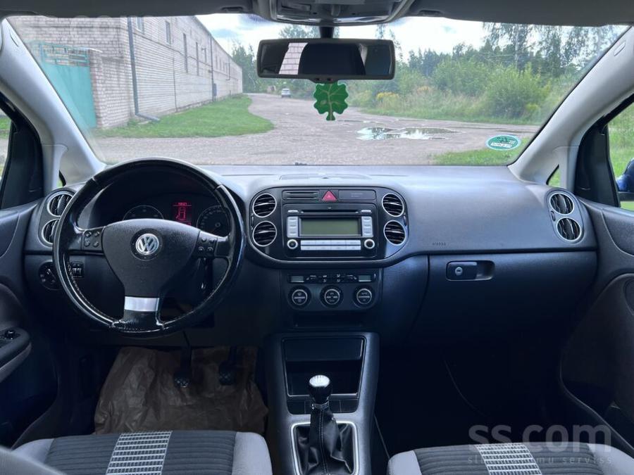 Zils Volkswagen Golf Plus 2008 Daugavpils, ar dzinēja tilpumu 1.90 L un nobraukumu 265 tūkst. km par 3249 €, foto 20 vietnē AUTOMOTO.COM.LV