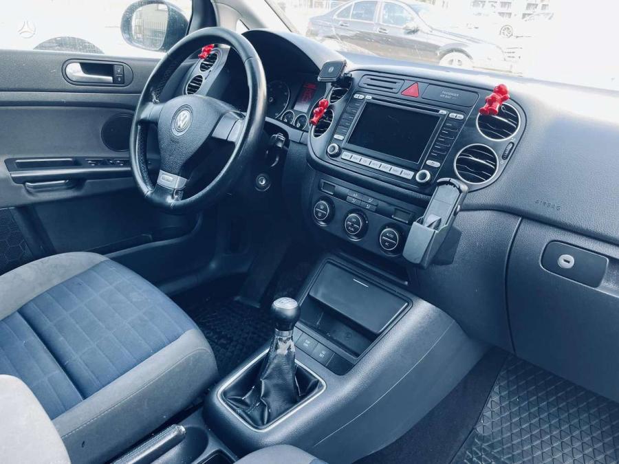 Zils Volkswagen Golf Plus 2008 Viļņa, ar dzinēja tilpumu 1.97 L un nobraukumu 276 tūkst. km par 900 €, foto 5 vietnē AUTOMOTO.COM.LV