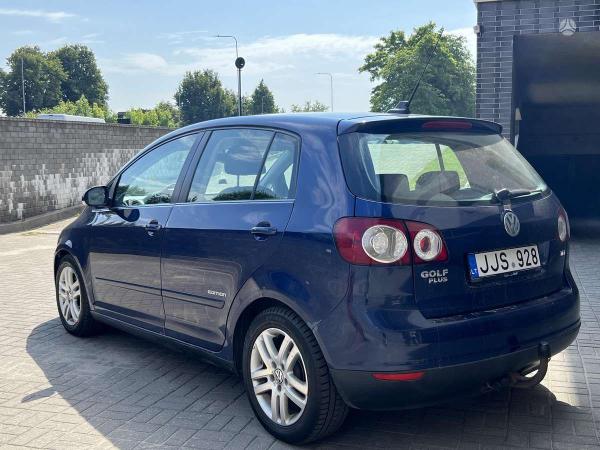 Blue Volkswagen Golf Plus 2008 in Vilnius, with an engine capacity of 1.90 L and mileage of 280 thousand km for 750 €, photo 4 on AUTOMOTO.COM.LV