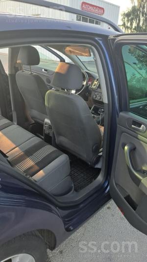 Blue Volkswagen Golf Plus 2008 in Riga, with an engine capacity of 2.00 L and mileage of 293 thousand km for 2200 €, photo 6 on AUTOMOTO.COM.LV