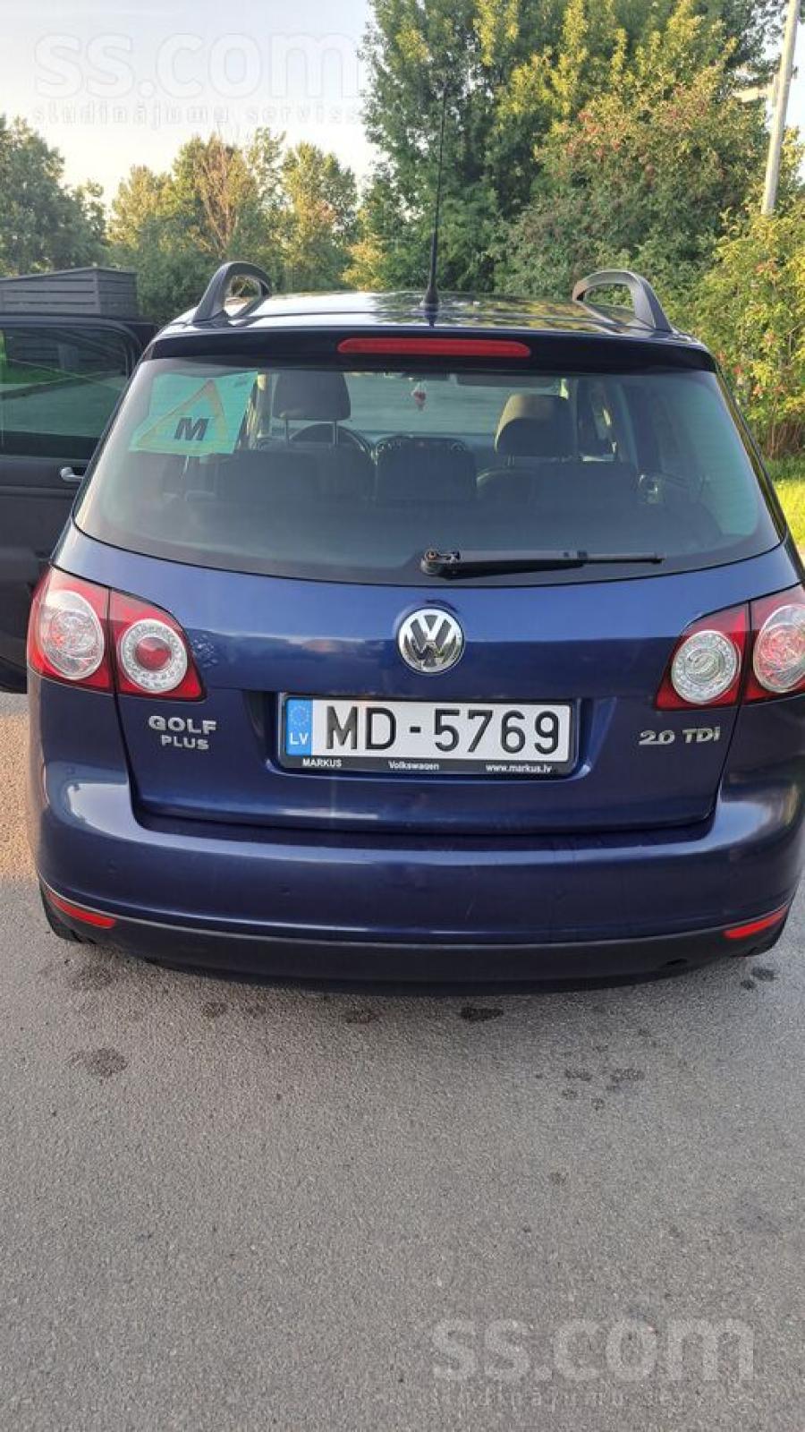 Blue Volkswagen Golf Plus 2008 in Riga, with an engine capacity of 2.00 L and mileage of 293 thousand km for 2200 €, photo 8 on AUTOMOTO.COM.LV