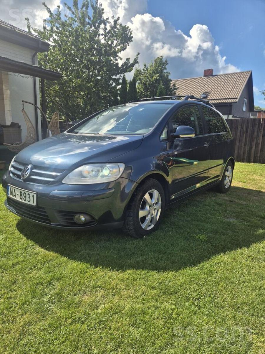 Zils Volkswagen Golf Plus 2008 Liepāja, ar dzinēja tilpumu 1.40 L un nobraukumu 158 tūkst. km par 3200 €, foto 3 vietnē AUTOMOTO.COM.LV