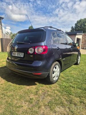 Zils Volkswagen Golf Plus 2008 Liepāja, ar dzinēja tilpumu 1.40 L un nobraukumu 158 tūkst. km par 3200 €, foto 4 vietnē AUTOMOTO.COM.LV