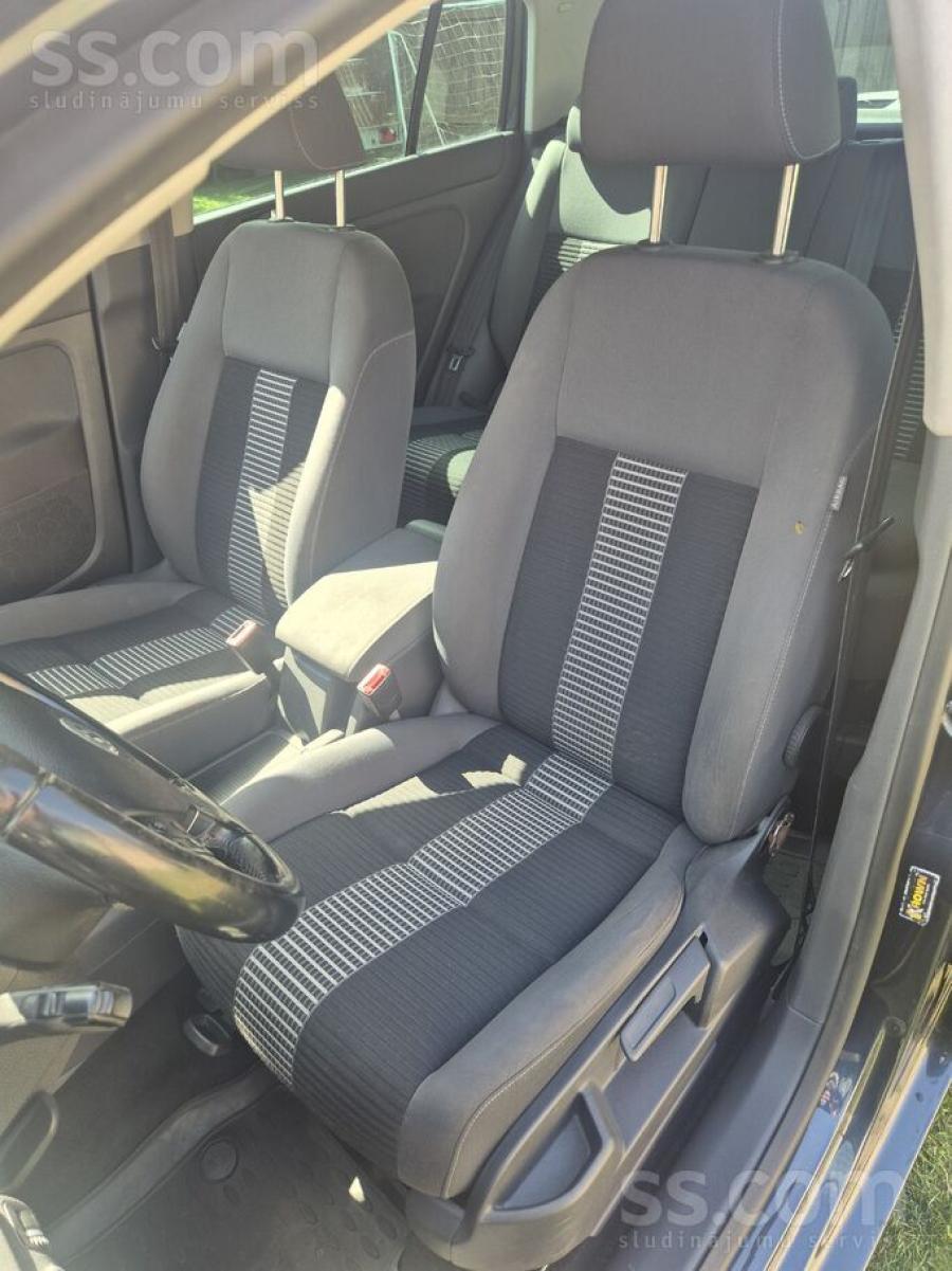 Zils Volkswagen Golf Plus 2008 Liepāja, ar dzinēja tilpumu 1.40 L un nobraukumu 158 tūkst. km par 3200 €, foto 8 vietnē AUTOMOTO.COM.LV