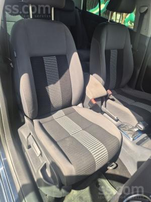Zils Volkswagen Golf Plus 2008 Liepāja, ar dzinēja tilpumu 1.40 L un nobraukumu 158 tūkst. km par 3200 €, foto 9 vietnē AUTOMOTO.COM.LV