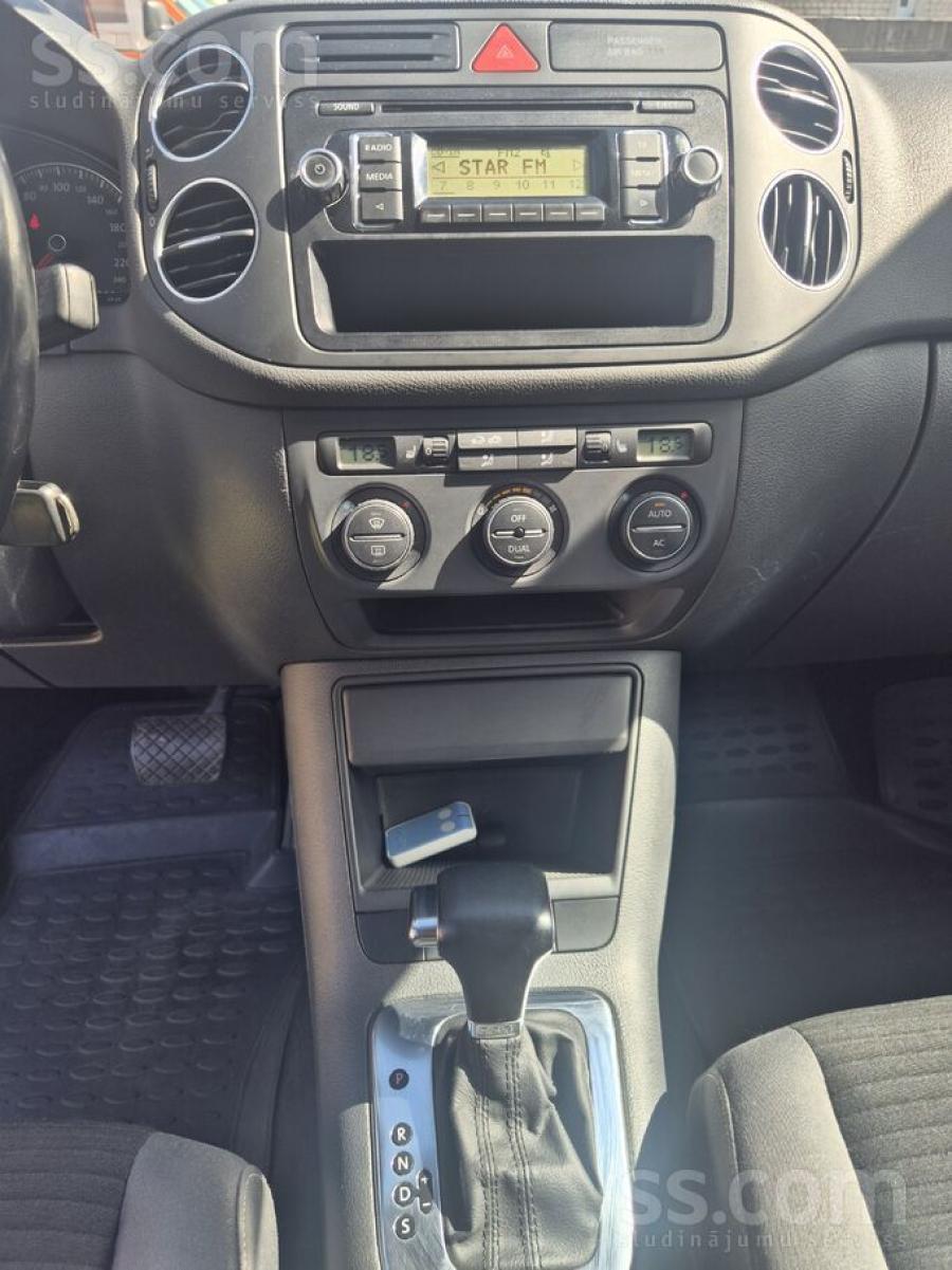 Zils Volkswagen Golf Plus 2008 Liepāja, ar dzinēja tilpumu 1.40 L un nobraukumu 158 tūkst. km par 3200 €, foto 12 vietnē AUTOMOTO.COM.LV