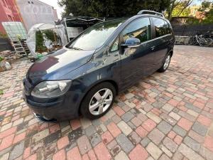 Zils Volkswagen Golf Plus 2008 Limbaži, ar dzinēja tilpumu 1.90 L un nobraukumu 256 tūkst. km par 4250 €, foto 3 vietnē AUTOMOTO.COM.LV