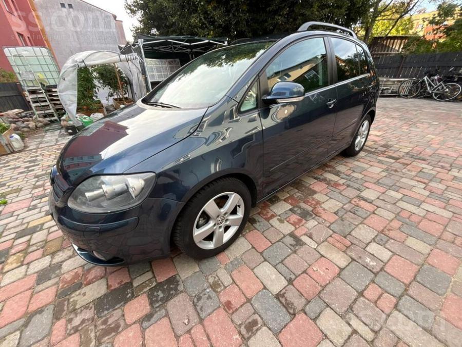 Zils Volkswagen Golf Plus 2008 Limbaži, ar dzinēja tilpumu 1.90 L un nobraukumu 256 tūkst. km par 4250 €, foto 3 vietnē AUTOMOTO.COM.LV