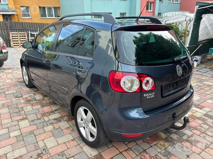 Zils Volkswagen Golf Plus 2008 Limbaži, ar dzinēja tilpumu 1.90 L un nobraukumu 256 tūkst. km par 4250 €, foto 5 vietnē AUTOMOTO.COM.LV