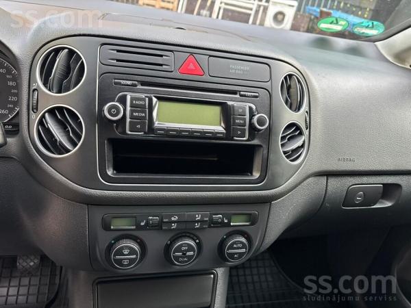 Zils Volkswagen Golf Plus 2008 Limbaži, ar dzinēja tilpumu 1.90 L un nobraukumu 256 tūkst. km par 4250 €, foto 7 vietnē AUTOMOTO.COM.LV
